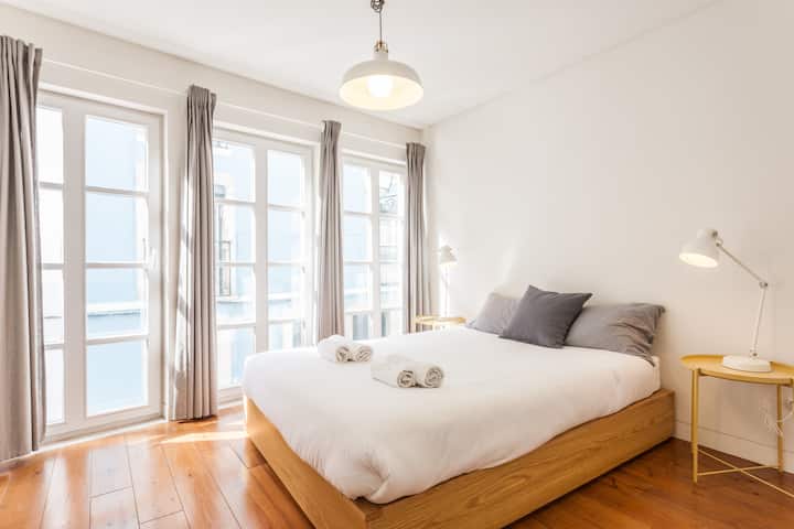 Bright And Stylish Duplex Apartment - Lizbona