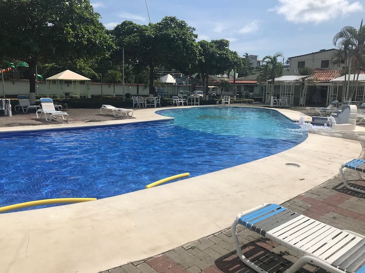 2br/1bth. Pool. Pets Ok. 24/7security.150 M To Sea - Jaco