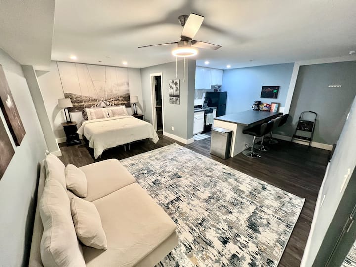 Spacious Urban Studio - San Diego, CA