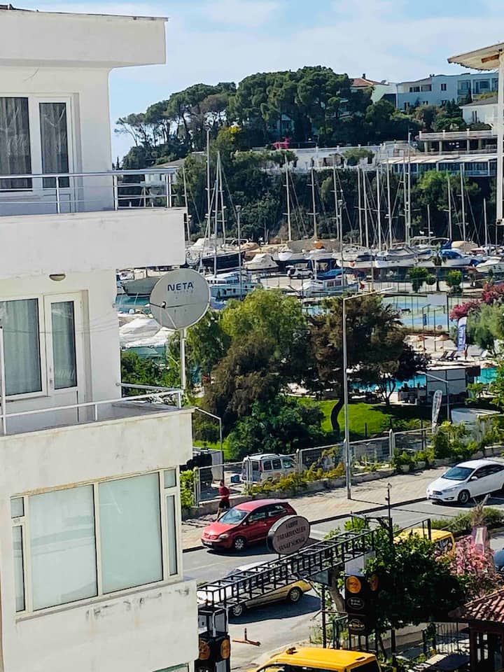 Kuşadasinda Sahi̇le ÇOk Yakin Deni̇z Manzarali Dai̇re - Kuşadası