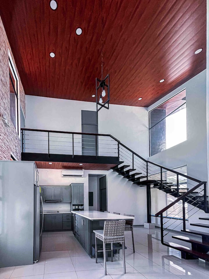 Hector House - Costa Rica