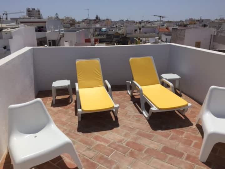 Wonderful Upstairs Apartment With 3 Patios. - Olhão