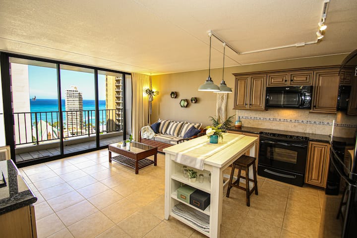 Ocean View Lanai! Relaxing 1br In Waikiki W/ Pkg - Honolulu, HI