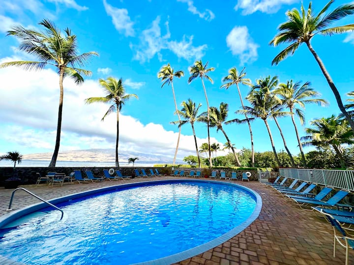 Oceanview Beachfront Menehune Shores Condo: Steps To The Beach,king Bed, Pool,ac - Maui, HI