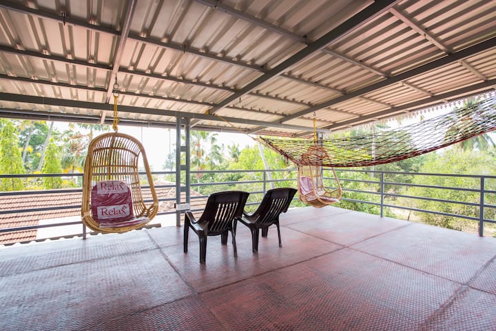 Bamboo Hut Budget Room & Sea View Upper Deck - Aleppey