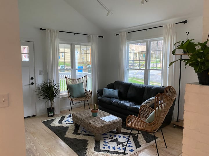 North Chattanooga Bungalow Near Downtown - Chattanooga, TN