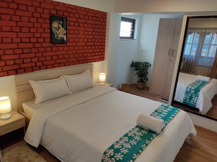 Beautiful Room With Balcony @Chandranarayan's Home - Nepal