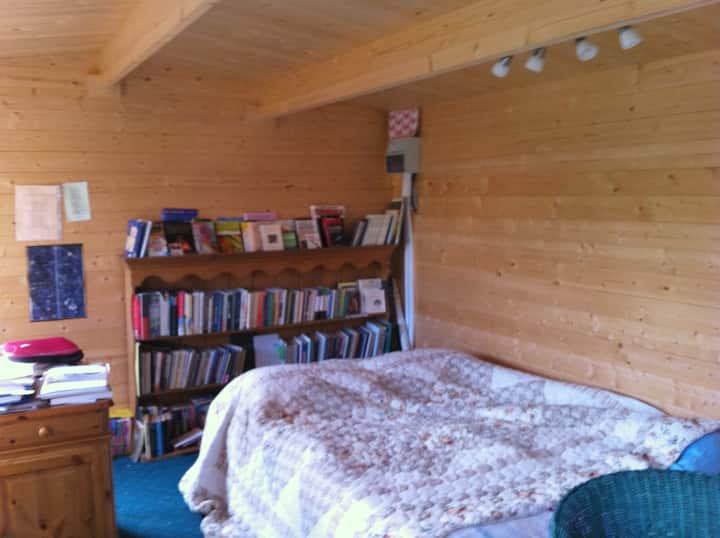 Wild Garden Retreat: Outdoor Types And Adventurers - Sheffield