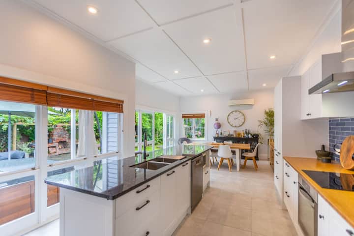 Beautiful Villa In Napier South With Spa - Napier