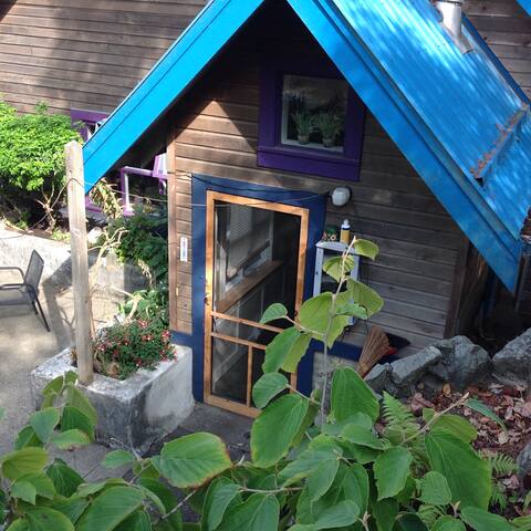 Ganges Garden Oasis - Guest suites for Rent in Salt Spring Island ...