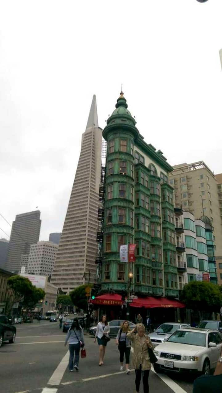 3 Jackson Square. Columbus Ave Private 2 Bedrooms. - San Francisco, CA