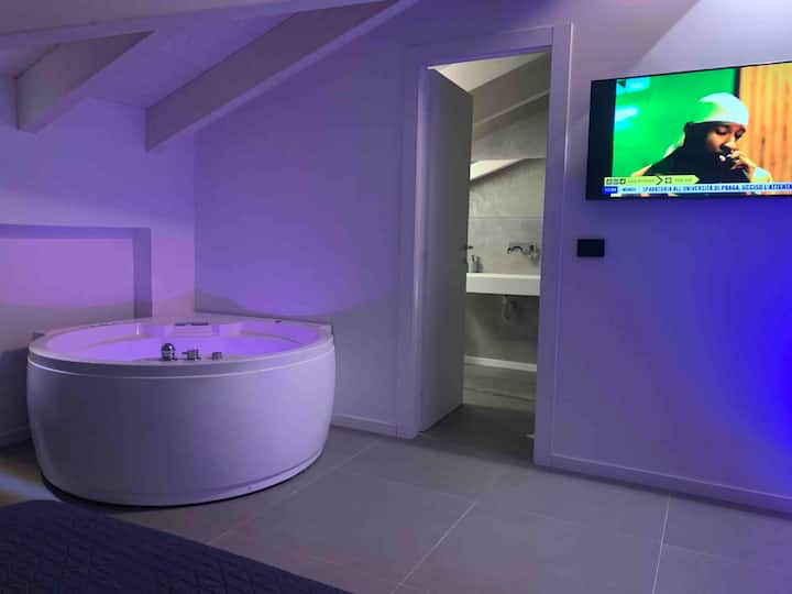 Emotionroom , Idromassaggio, Free Parking - Bologna