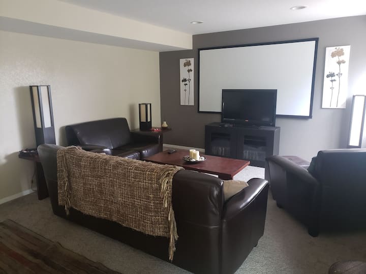Spacious 1 Bedroom In Safe, Cozy Neighborhood With Free Parking - Morrison, CO