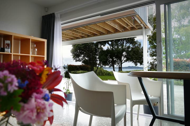 Algie's Boathouse - Private, Leafy, Quiet - Snells Beach