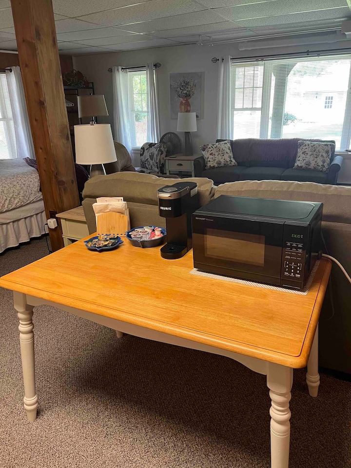 Ellie's Garden View Apartment - Lake Placid, NY
