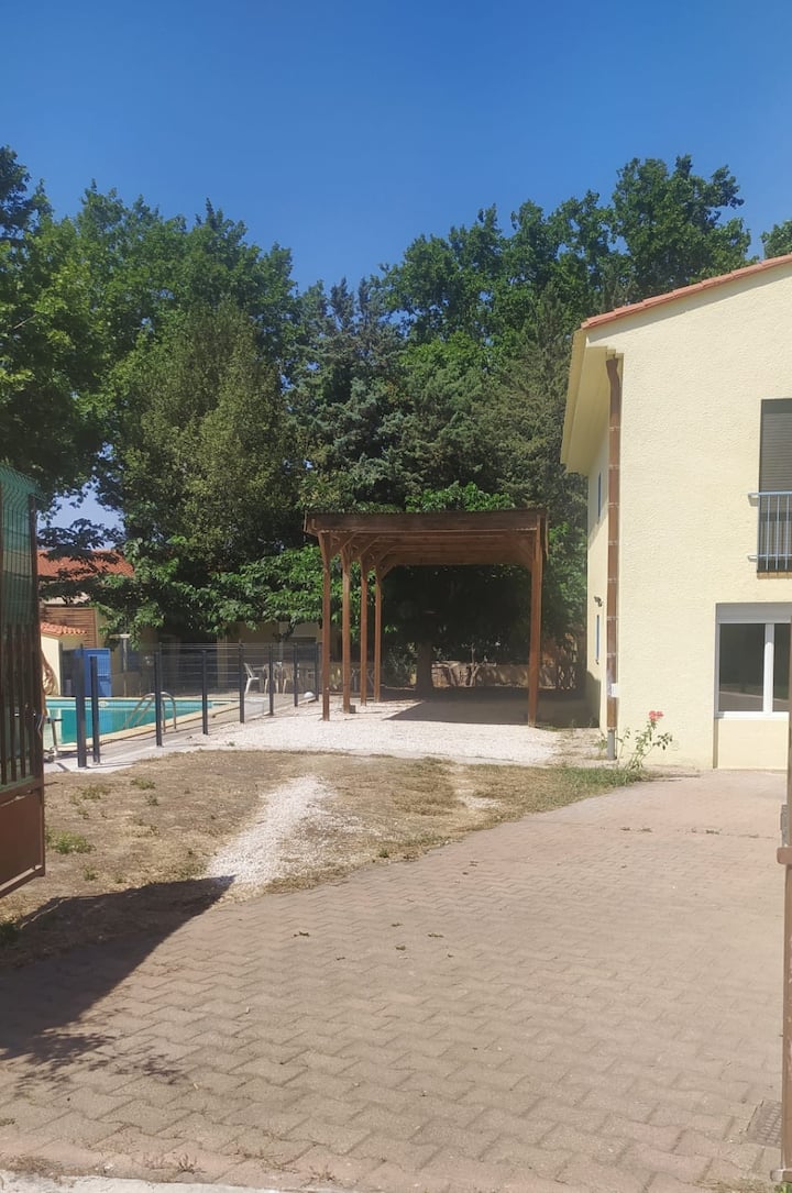 Appartement Entre Mer Et Montagne - Perpignan - ibis Perpignan Sud Saint Charles