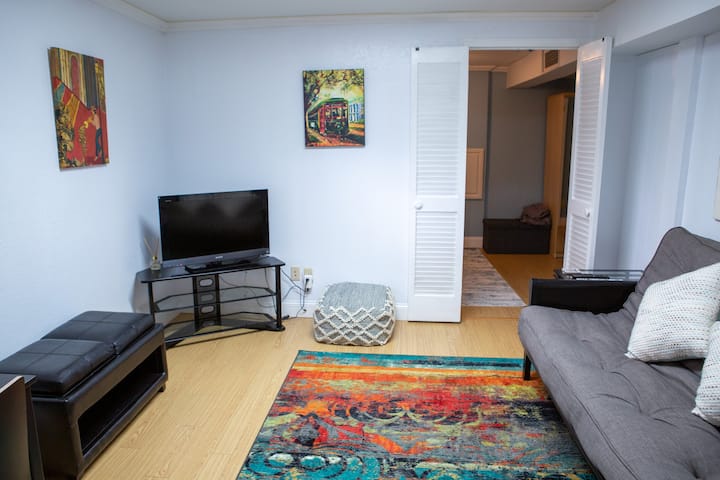 Entire Private Suite Near Old Town And 395! - Alexandria, VA