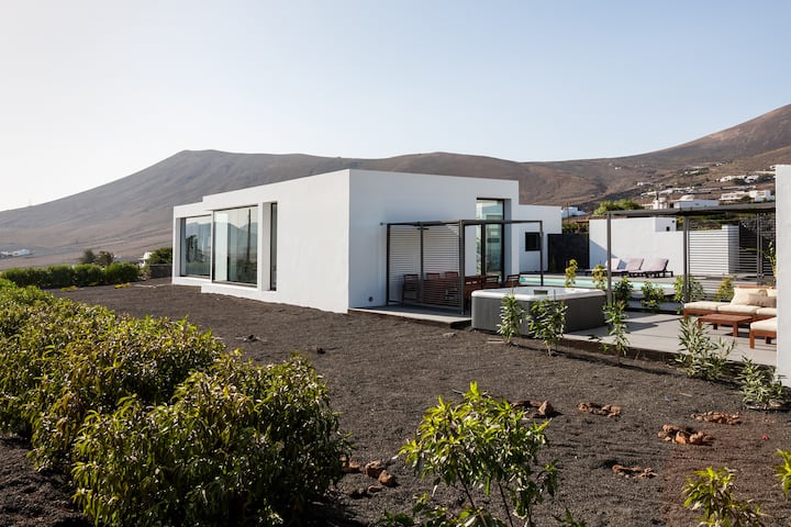 Iconic Villa Lanzarote - Lanzarote