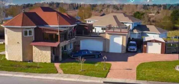 Mermaid Crossing - Spacious 3-bedroom Entire Place - Point Roberts, WA