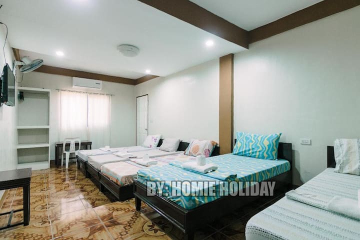 Affordable Family Rm W/5 Single Beds - Coron