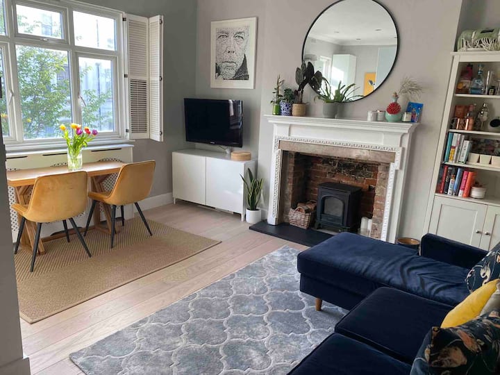 Cosy 2 Bed Flat - Earls Court