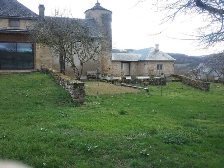 Gite Dans Corps De Ferme Rénové - Saint-Geniez-d'Olt