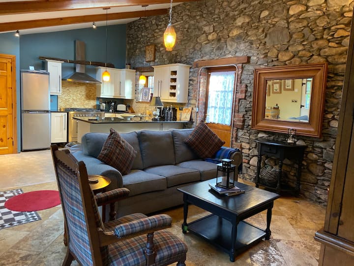 Charming 1 Bedroom Cottage At The Priory Killarney - Killarney