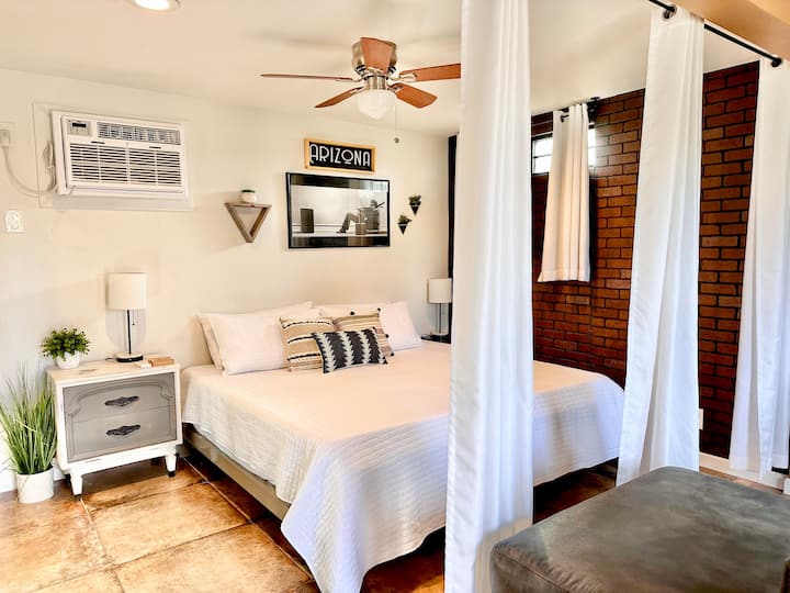 Private & Cozy Central City Casita. Pet Friendly! - Phoenix, AZ
