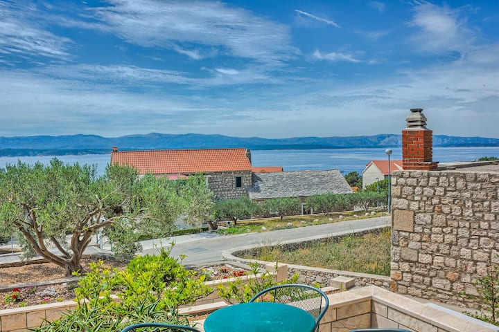 Romantic, Cosy Apartment With Sea View - Bol