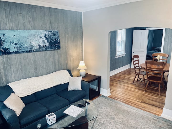 Midtown 2 Bedroom Home - Omaha, NE