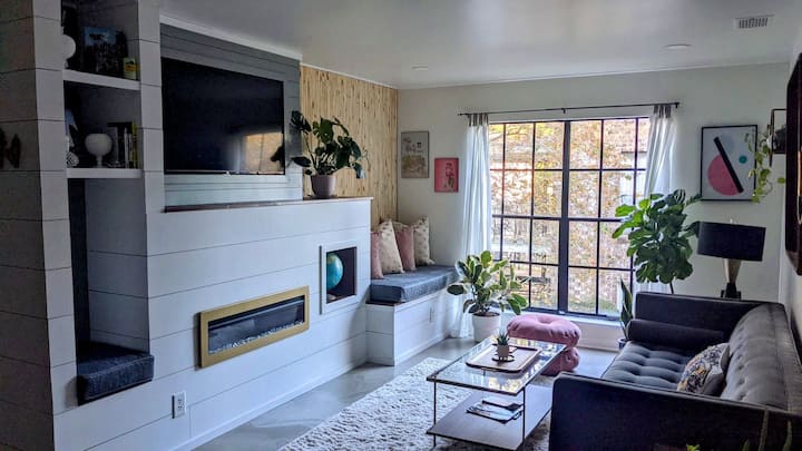 Luxe Studio Loft - Charleston, SC