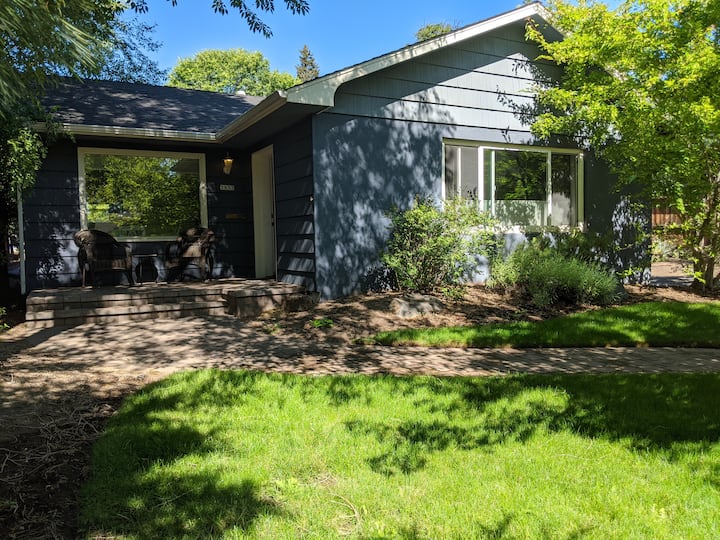Updated 2BR - Blocks from Downtown! - Bungalows for Rent in Bend ...