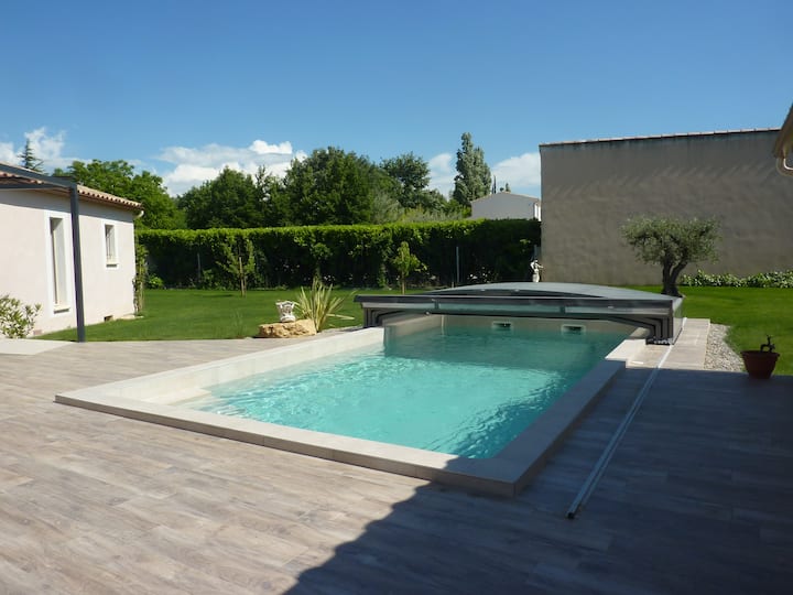 Villa - Normes De Handicap Avec Piscine Et Jardin - Pernes-les-Fontaines