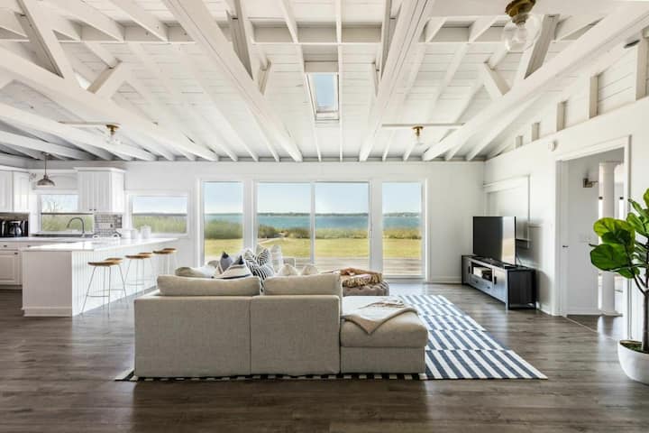 Waterfront Montauk Lake House W/sunset Views - Montauk, NY