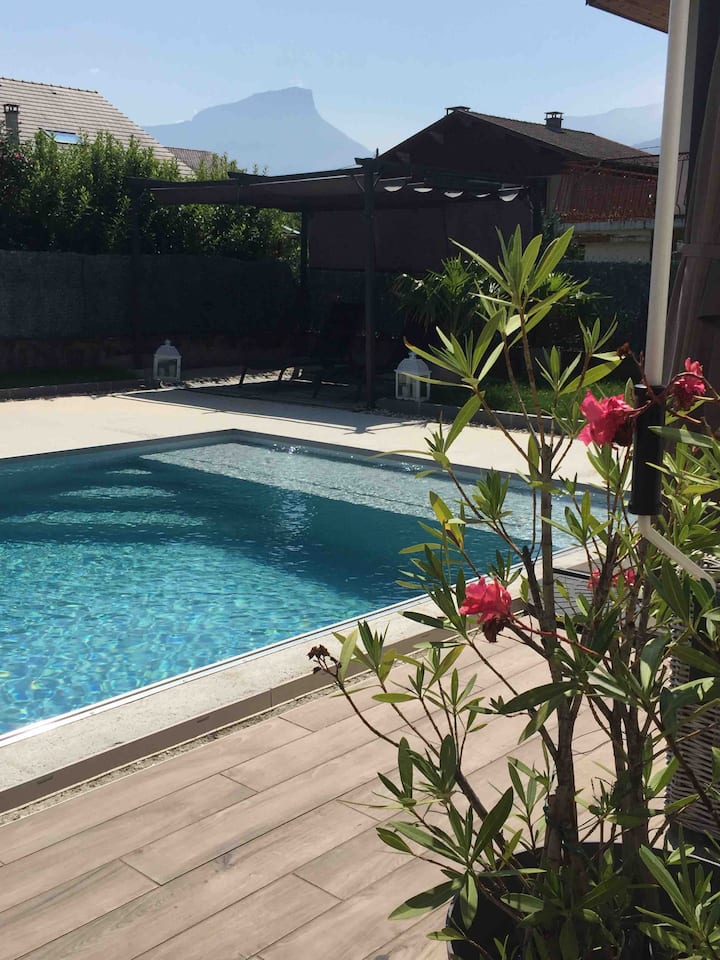 Chambres Pour 4 Personnes Dans 2 Chambres Séparées - Chambéry