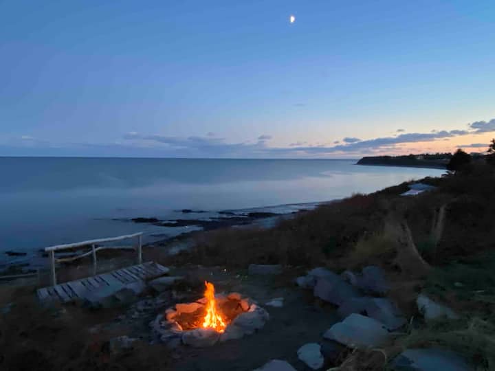 Ocean Front 2 Bedroom Unit With Hot Tub Access - Nova Scotia