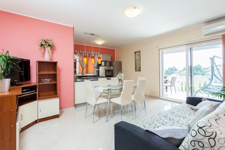 Luxury Apartment With A Sea View And Garage - Smokvica