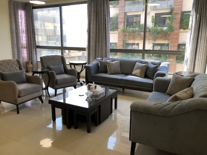 2 Bedroom Modern Apt In Beirut (24 Hr Electricity) - Beirut