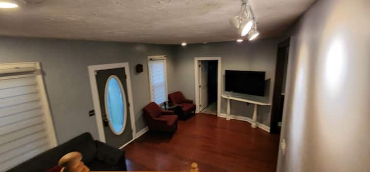 Minutes To Cedar Point. Newly Remodeled 4 Bedrooms - Sandusky, OH
