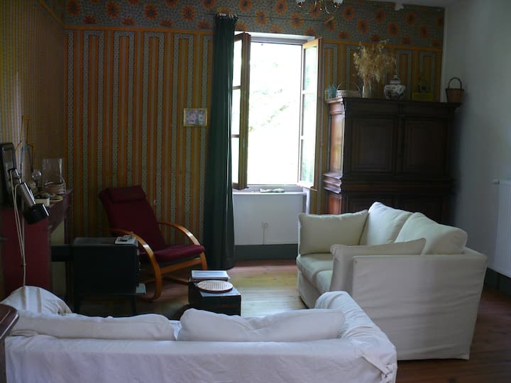 Chambre Dans Belle Maison Ancienne Et Fraîche. - Saillans