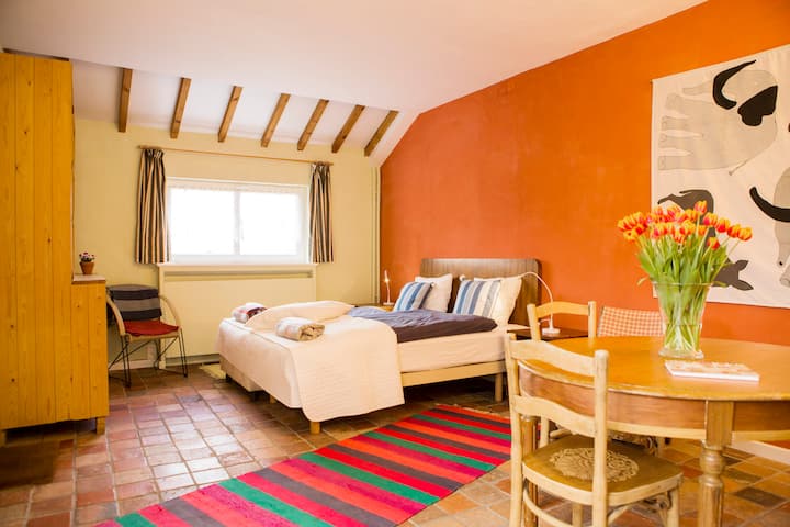Landelijk Verblijf, Ontbijt Incl.  B&b. - Zandhoven