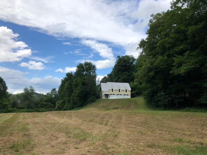 Brookside Farm, Woodstock, Vt - 18 Ac. With Barn - Woodstock, VT