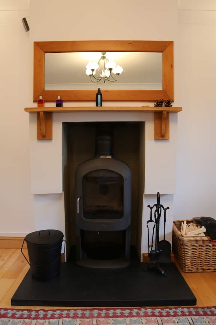Charming Rose Cottage 3 Bedroom Home Sleeps 7 - Louth