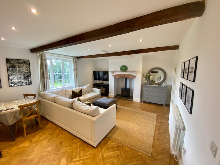 Stunning 2 Bedroom Cottage In Yorkshire - Wakefield