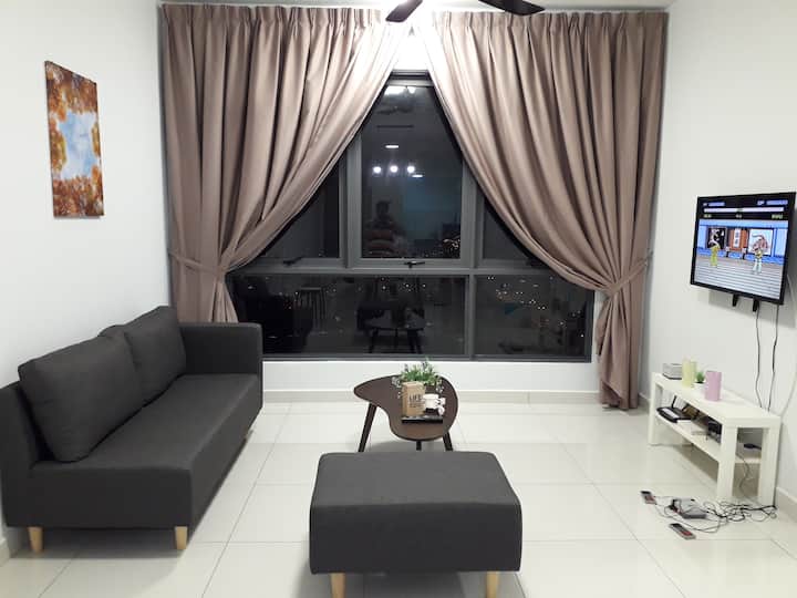 Sfera Mrt Transit 2br,2 Bath Nice Pool Up To 8pax - Seri Kembangan
