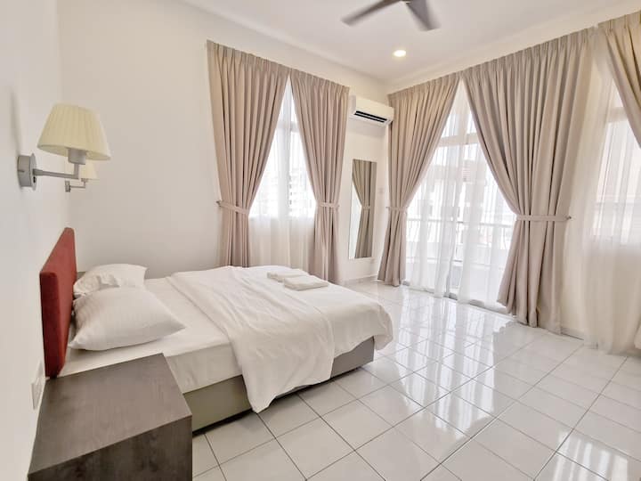 3concordia @ Gurney 4b: 3 Bedroom 2 Bathroom 2 Car - Penang