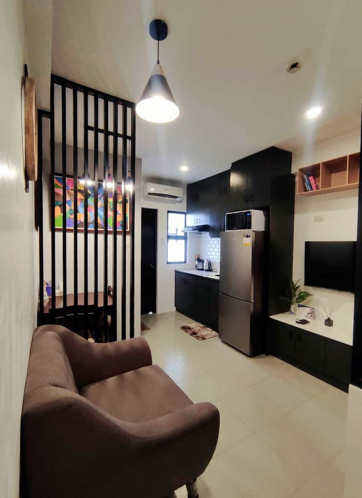 2br 2pax Condo With Balcony, Free Parking - Antipolo