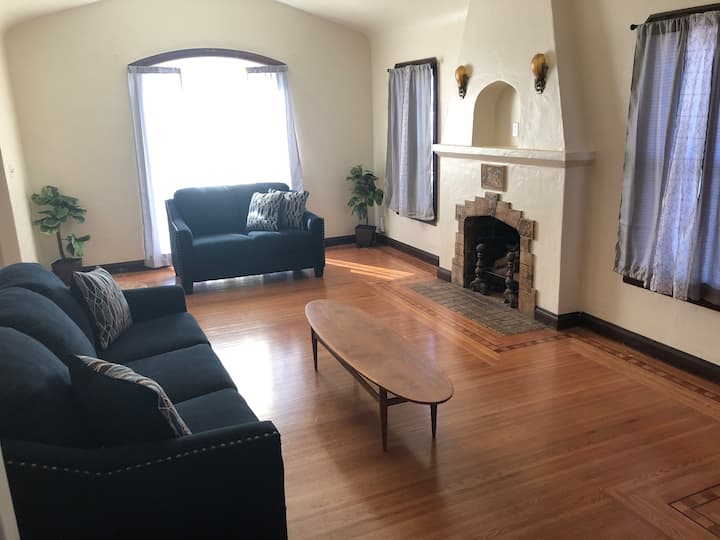 Cheerful 3 Bedroom Tudor Home - San Leandro, CA