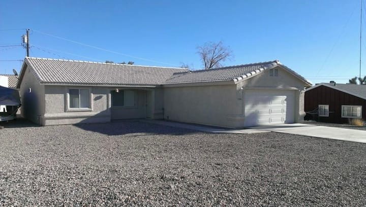 Comfy Havasu Home - Lake Havasu City, AZ