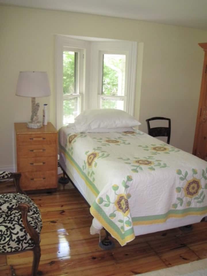 Cozy Cottage And More - Port Jefferson, NY